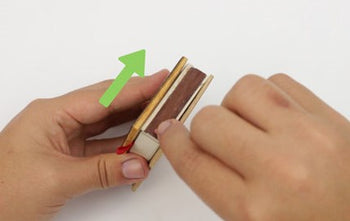 How to Properly Light a Wooden Match – MATCHES USA